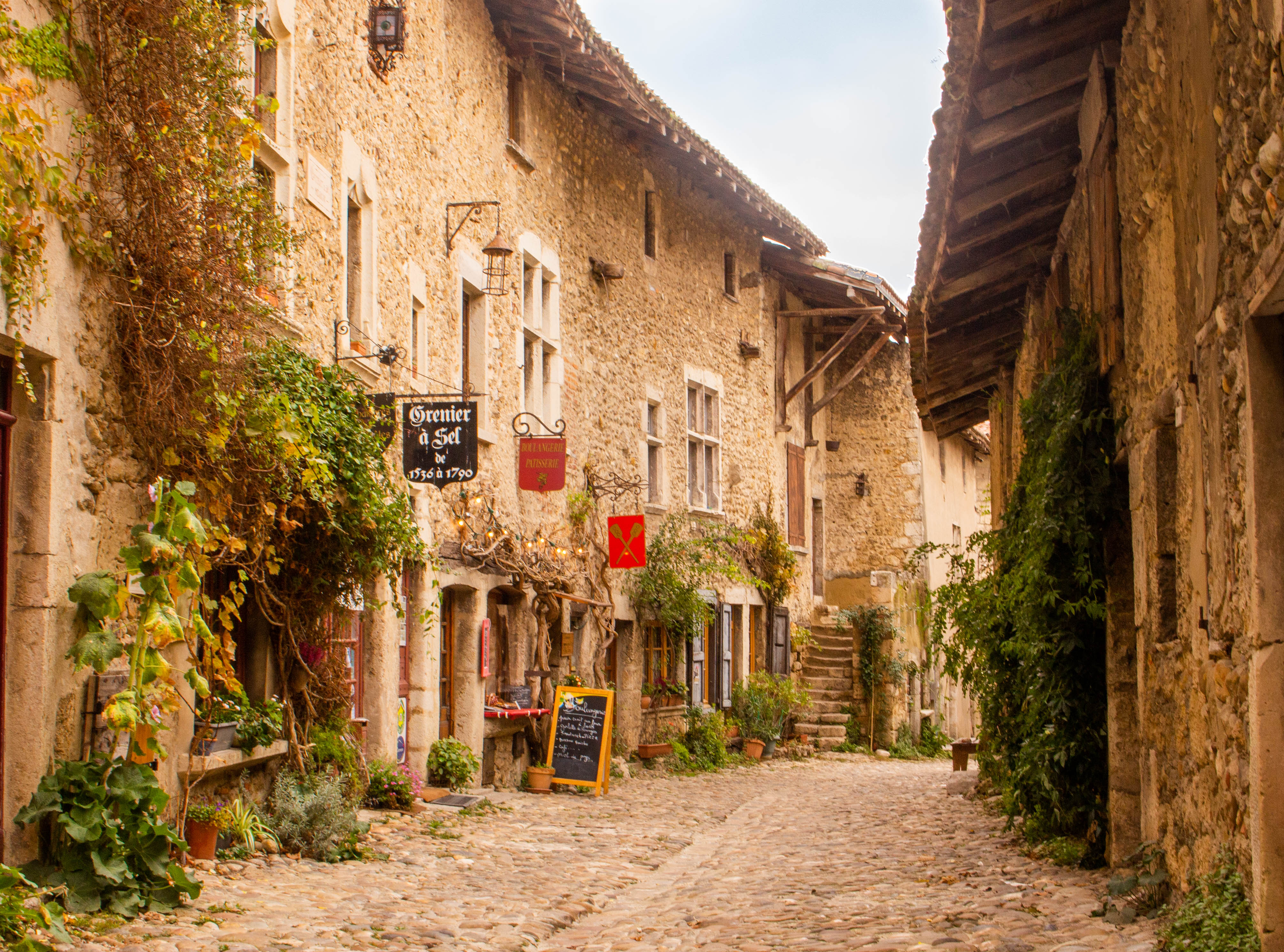 Pérouges - Office du tourisme de Lyon